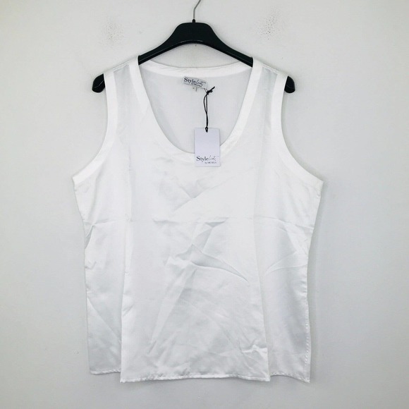 StyleList By Micaela | Tops | Stylelist By Micaela Womens M Tank White ...